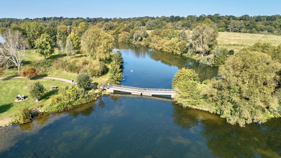 Ferry Meadows Country Park - Countryside Walks